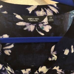 Simply Vera Vera Wang | Tops | Simply Vera Wang Floral Navy Blouse ...